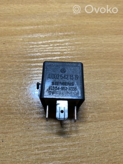 A0025421319 Mercedes-Benz S W220 Autres relais, 10.00 € | OVOKO