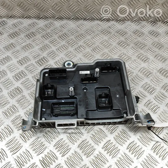 158399103C Tesla Model Y Central body control module, 315.00 € | RRR