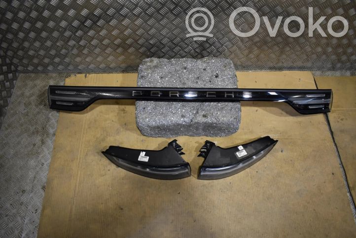 Porsche Cayenne (9Y0 9Y3) Rear/tail lights, 982.24 € | RRR