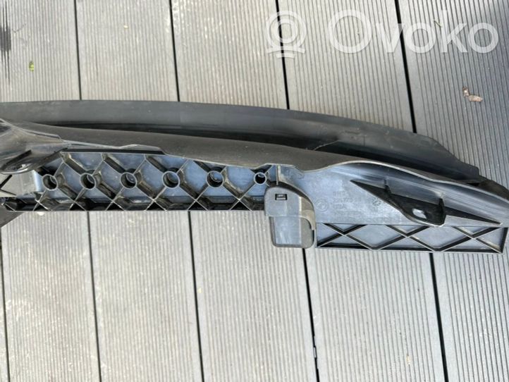 22677510 BMW X5 G05 Intercooler air guide/duct channel, 109.17 € | RRR