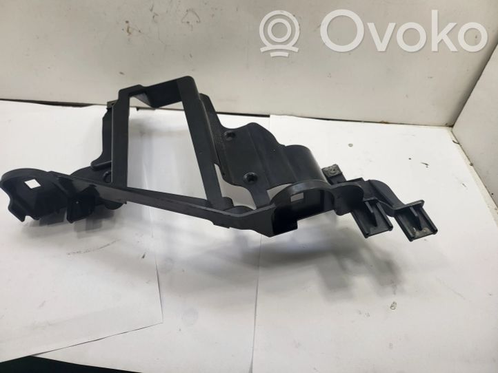 63126927797 BMW X5 E53 Headlight/headlamp mounting bracket, 20.00 € | RRR