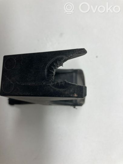 8R0807333A Audi Q5 SQ5 Front bumper mounting bracket, 13.00 € | RRR