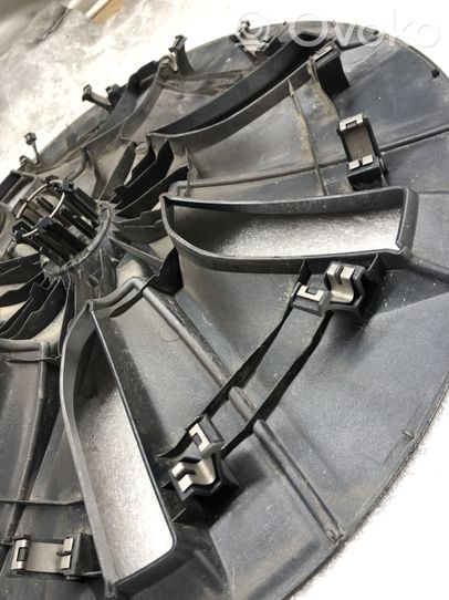 104423500B Tesla Model Y Originalus R 17 rato gaubtas (-ai), 115.00 € | RRR