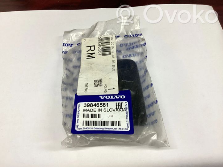 39846581 Volvo XC60 Žibintų apiplovimo purkštukų dangtelis, 40.00 € | RRR