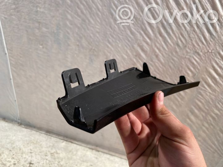 a2058856602 Mercedes-Benz C W205 Etupuskurin jakajan koristelista, 42. ...