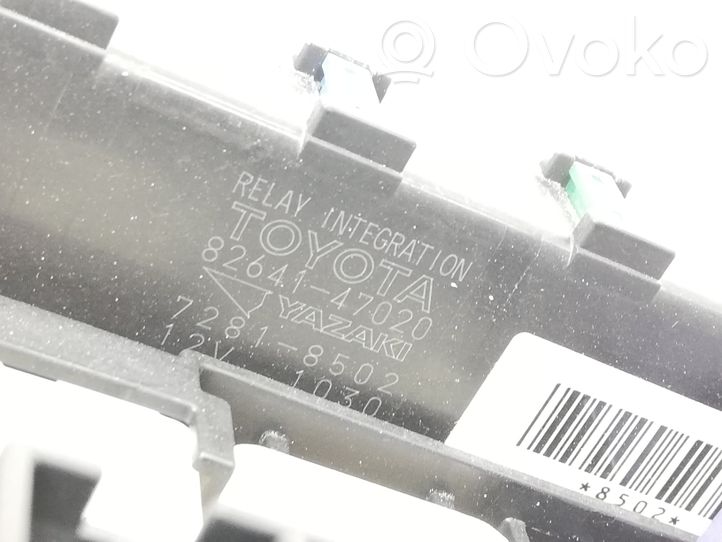 JUM41522 Toyota Yaris Boîte à fusibles 8264147020 - Pièce auto d ...