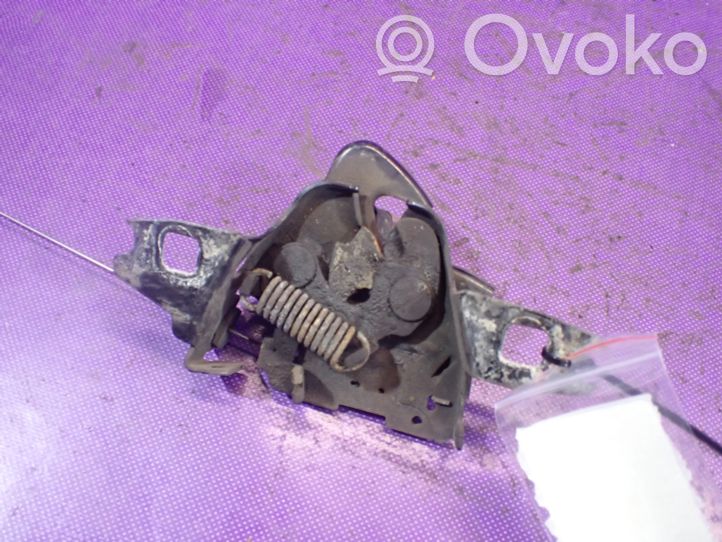 Skoda Octavia Mk1 (1U) Engine bonnet/hood lock/catch, 13.10 € | RRR