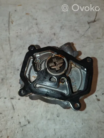 A2702300365 Mercedes-Benz C W205 Vacuum pump, 40.00 € | RRR