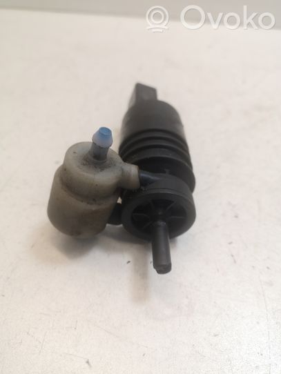 A2048660221 Mercedes-Benz C W204 Windscreen/windshield washer pump, 25. ...