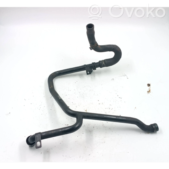 059121075K Audi A4 S4 B5 8D Engine coolant pipe/hose, 10.00 € | RRR