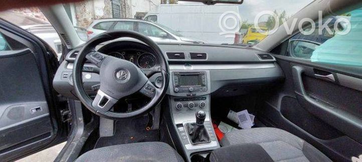 Volkswagen PASSAT B7 Traverse de tableau de bord, 545.63 € | OVOKO