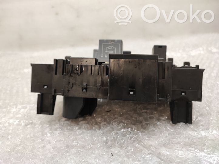 A2229063202 Mercedes-Benz C AMG W205 Boîte à fusibles relais, 20.00 ...