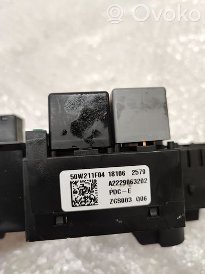 A2229063202 Mercedes-Benz C AMG W205 Boîte à fusibles relais, 20.00 ...