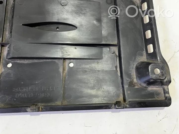 5816702060 Toyota Auris E180 Center/middle under tray cover, 5.46 € | RRR