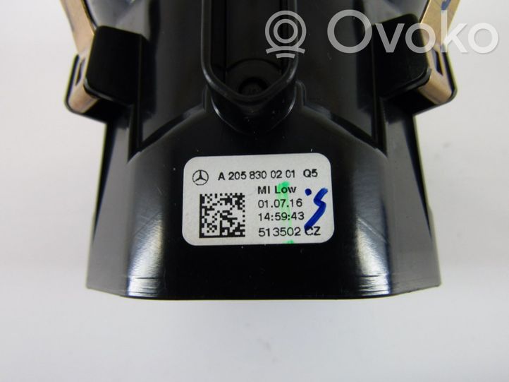 2058300201 Mercedes-Benz C W205 Grille d'aération centrale, 20.00 € | OVOKO