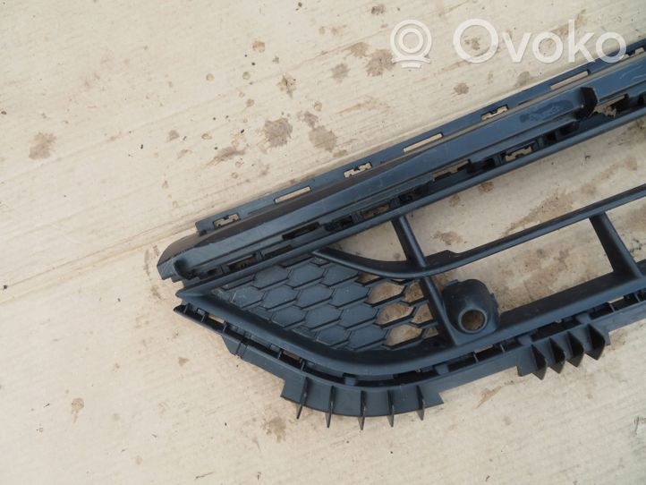 REE929 Mercedes-Benz GLB x247 Front bumper lower grill A2478856003 ...