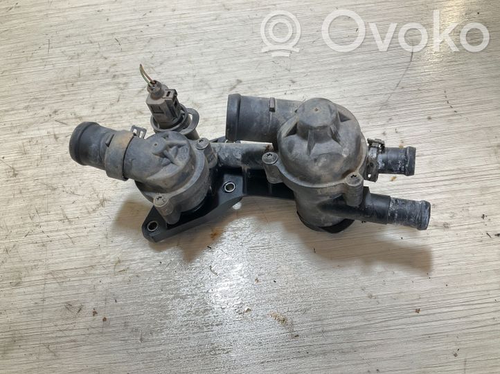 03C121121D Audi A3 S3 8P Boîtier de thermostat / thermostat, 15.00 ...