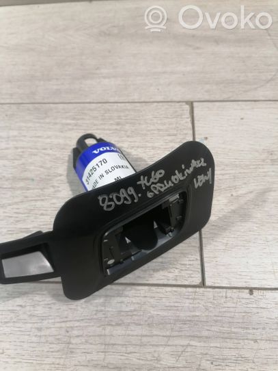 31425170 Volvo XC60 Ugello a spruzzo lavavetri per faro, 20.00 € | OVOKO