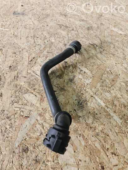 8R0819334AC Porsche Macan Engine coolant pipe/hose, 13.00 € | RRR