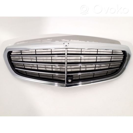 A2128801583 Mercedes-Benz E W212 Front grill, 147.00 € | RRR