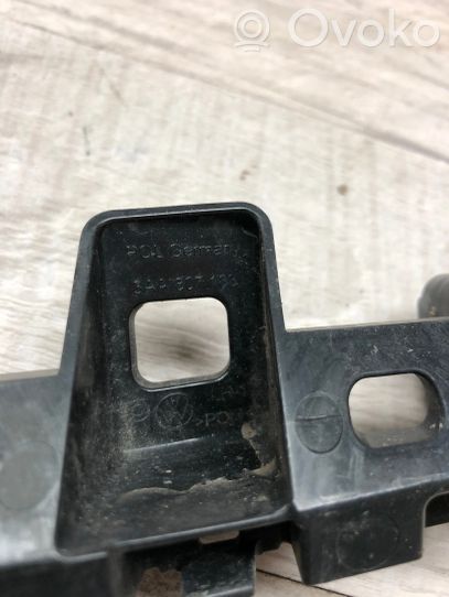 3AA807183 Volkswagen PASSAT B7 Front bumper mounting bracket, 25.00 € | RRR