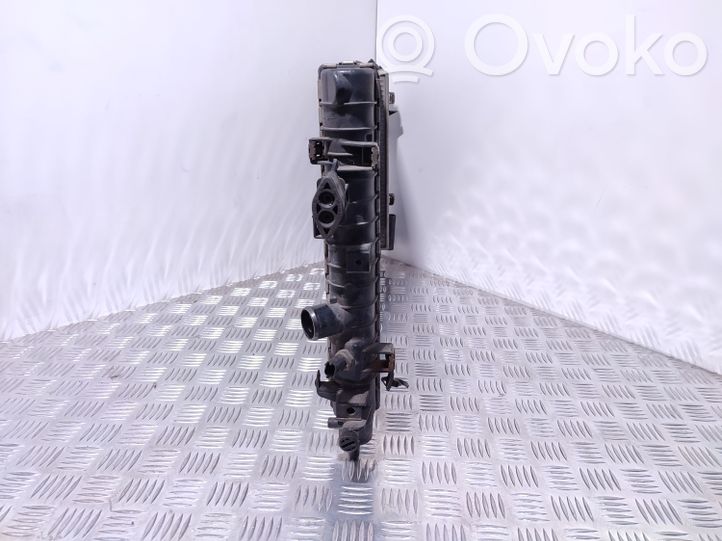 13145211 Opel Astra H Aušinimo skysčio radiatorius, 30.00 € | RRR