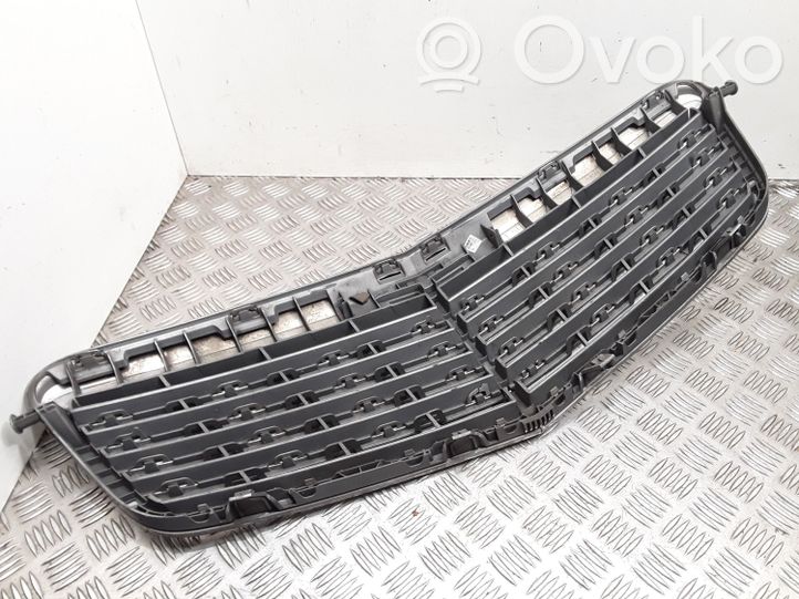A2128800983 Mercedes-Benz E W212 Grille calandre supérieure de pare ...