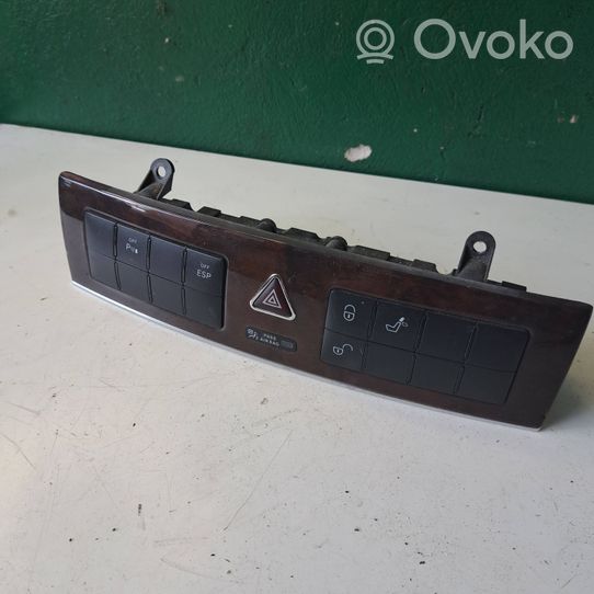 2038212981 Mercedes-Benz C W203 Central locking switch button, 10.00 ...