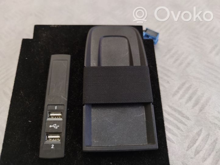 A2228200915 Mercedes-Benz S C217 Connecteur/prise USB, 45.00 € | OVOKO