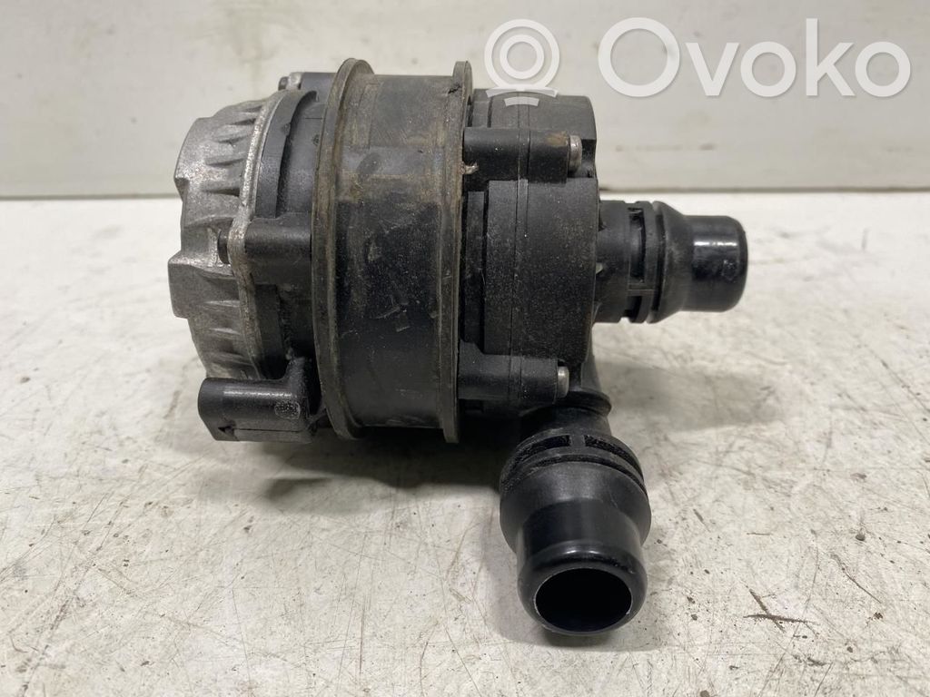 A0005002686 Mercedes-Benz EQV 447 Water pump, €69.12 | RRR