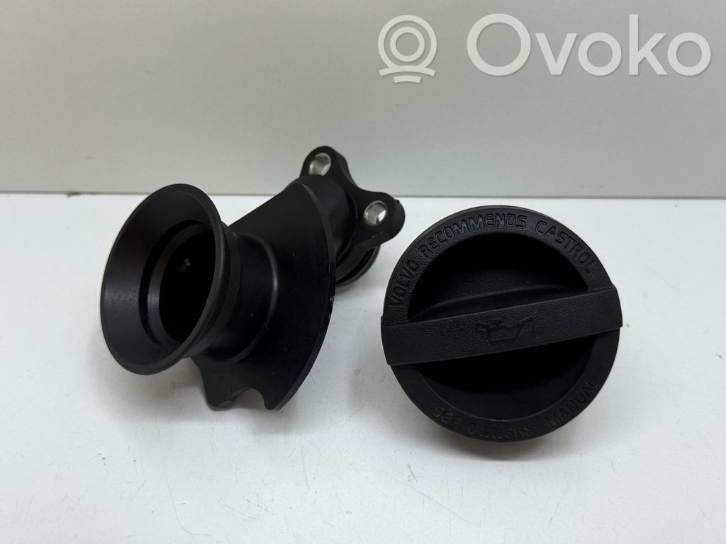 30677517 Volvo XC60 Tappo carico dell’olio, 8,80 € | OVOKO