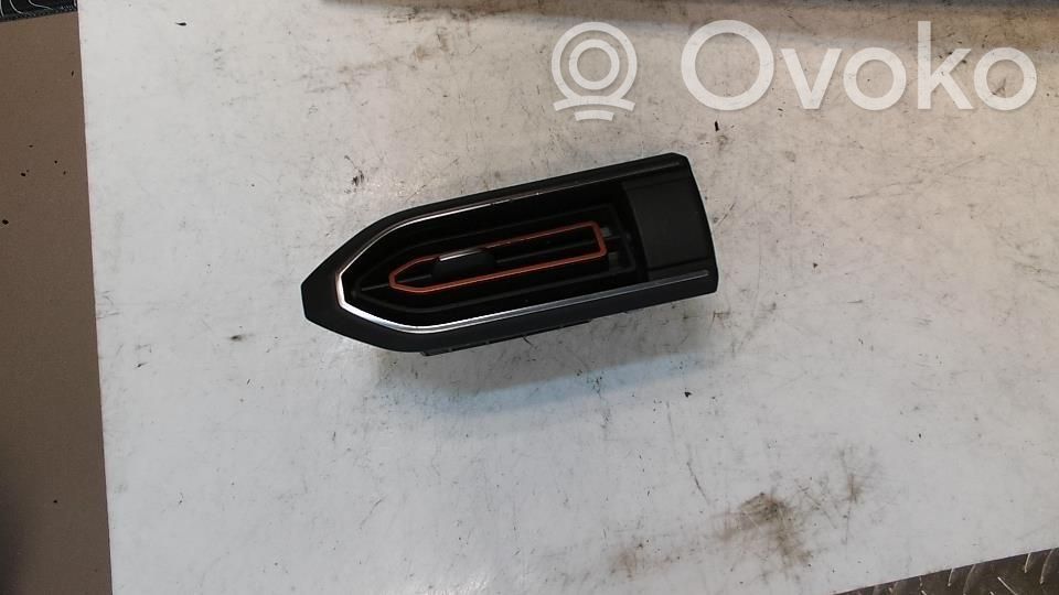 687605284R Dacia Sandero III Kojelaudan sivutuuletussuuttimen kehys, 23,00 € | OVOKO