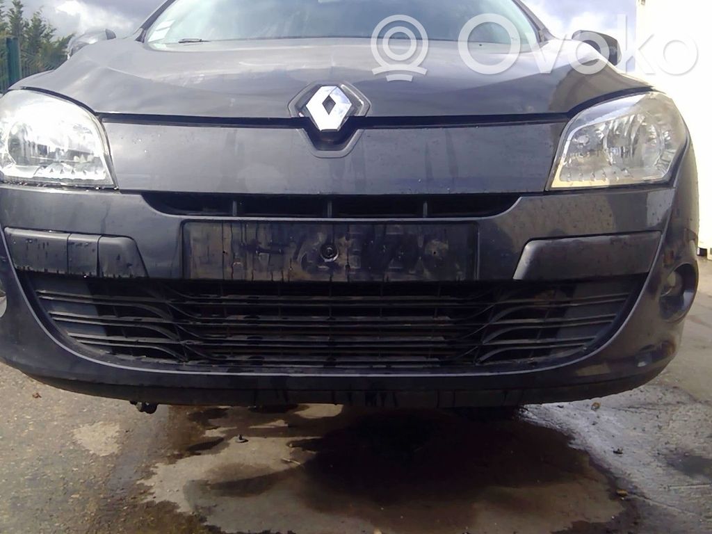 620220035R Renault Megane III Pare-choc avant, 200,00 € | OVOKO