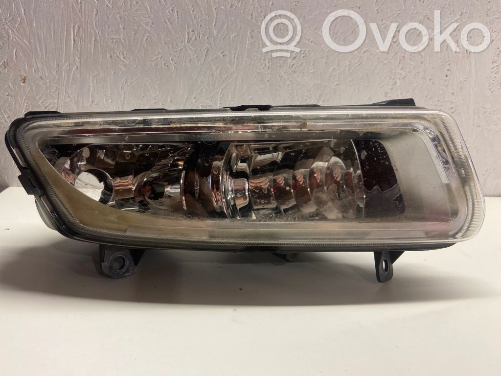 17416202 Volkswagen Polo V 6R Feu antibrouillard avant, 15,00 € | OVOKO