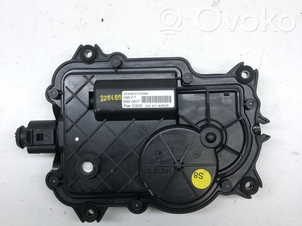 3D0837059B Volkswagen Phaeton Rear door soft close latching motor, €10. ...