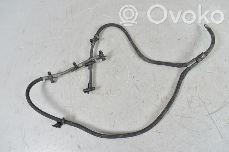 059130218AM Audi A8 S8 D4 4H Polttoaineen ruiskutuksen syöttöletku, 81 ...