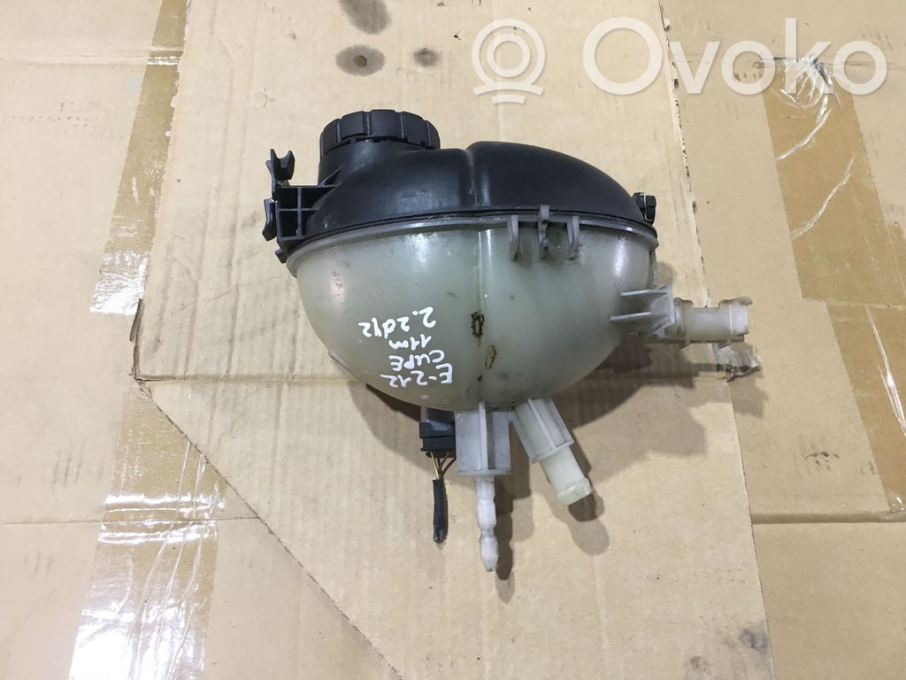 2105010315 Mercedes-Benz E W210 Coolant expansion tank/reservoir cap, € ...