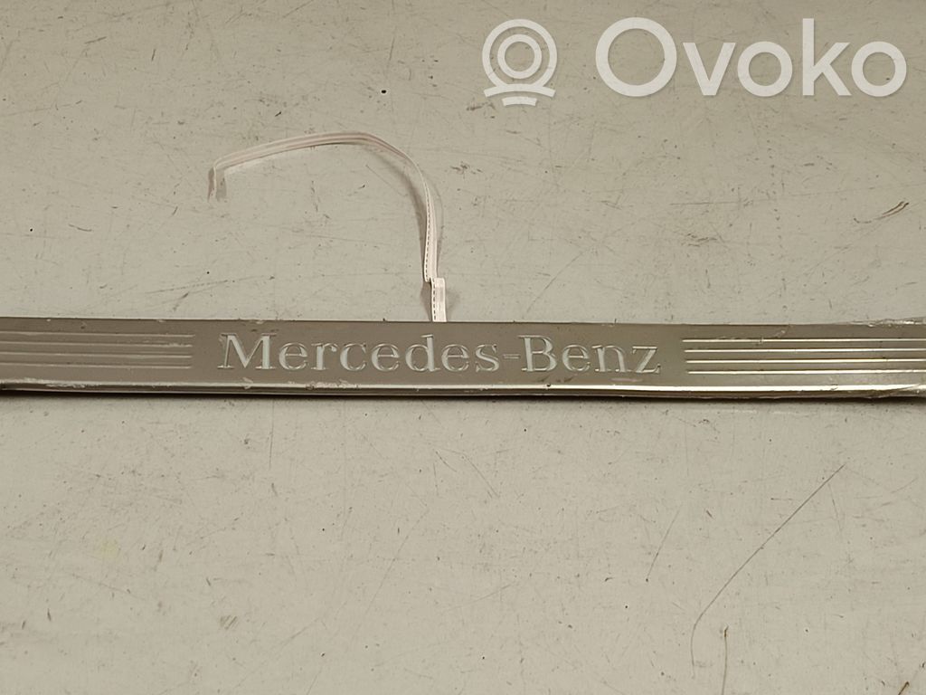 A1676861300 Mercedes-Benz GLE W167 Garniture de protection de seuil ...