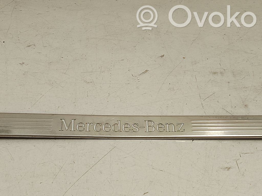 A1676861300 Mercedes-Benz GLE W167 Garniture de protection de seuil ...
