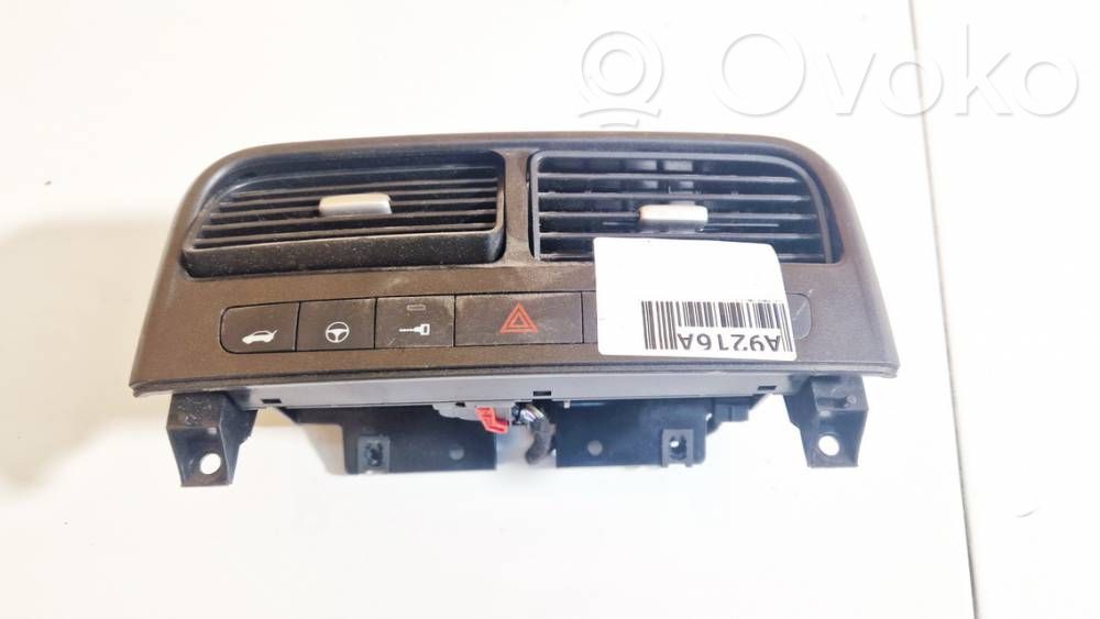 735386328 Fiat Grande Punto Dash center air vent grill, €20.00 | RRR