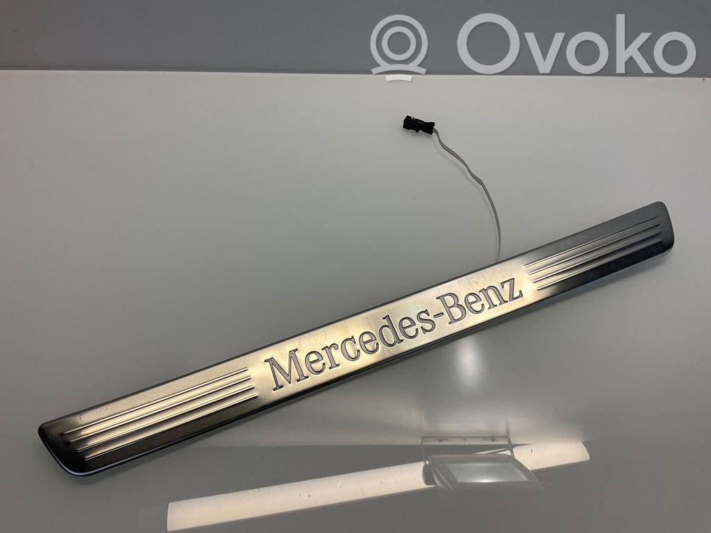 A1676861300 Mercedes-Benz GLE W167 Garniture de protection de seuil ...