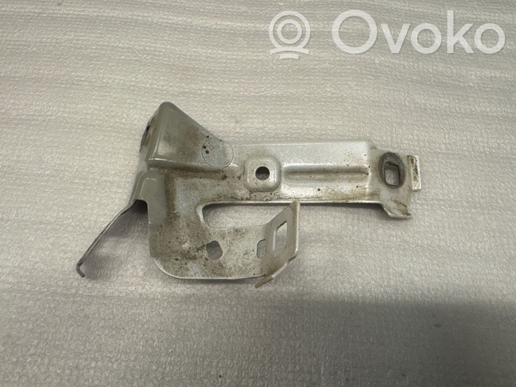 7298038 BMW 3 F30 F35 F31 Fender mounting bracket, €10.00 | RRR