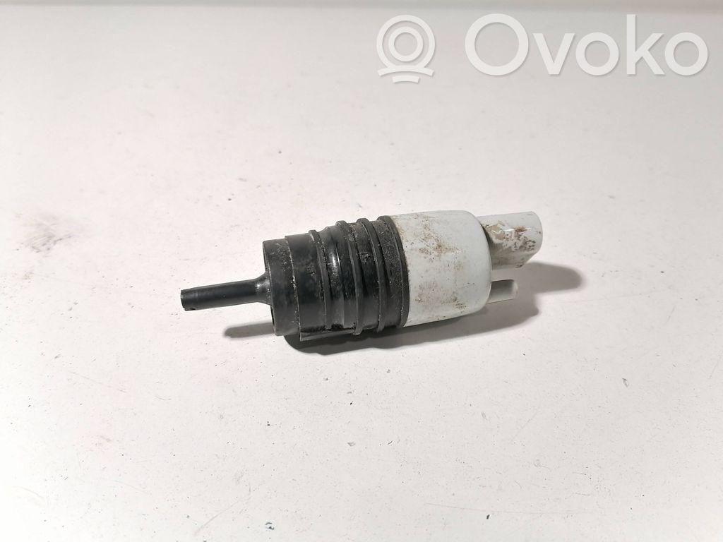 A0998660121 Mercedes-Benz C W205 Tuulilasinpesimen nestesäiliö, 8,00 ...