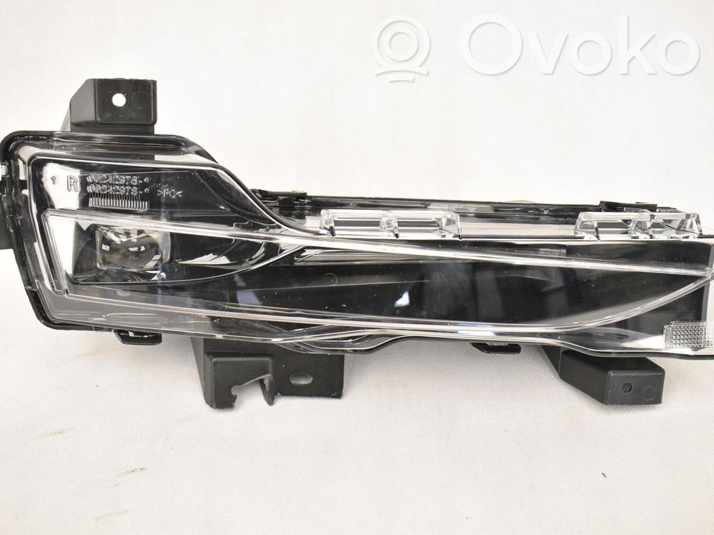 1507933-00-C Tesla Model 3 Front fog light, €202.94 | RRR