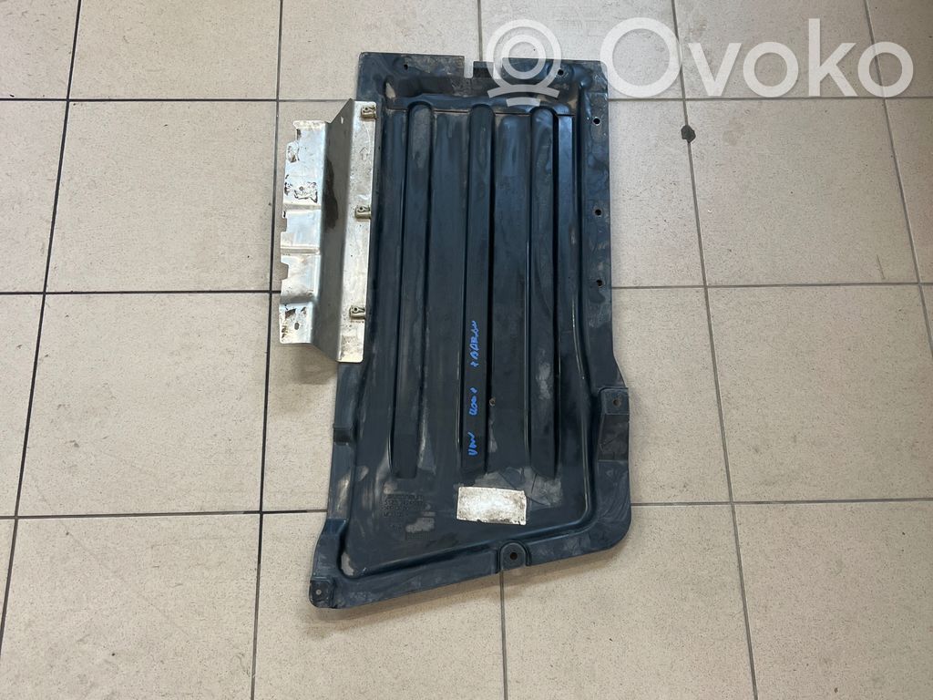 7424880 BMW X5 G05 Keskiosan alustan suoja välipohja, 28,00 € | OVOKO