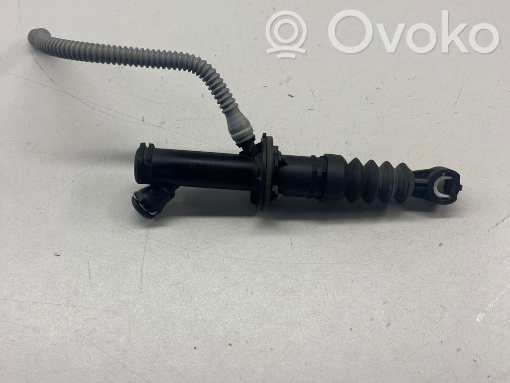306105773R Renault Captur Kytkimen apusylinteri, 14,88 € | OVOKO