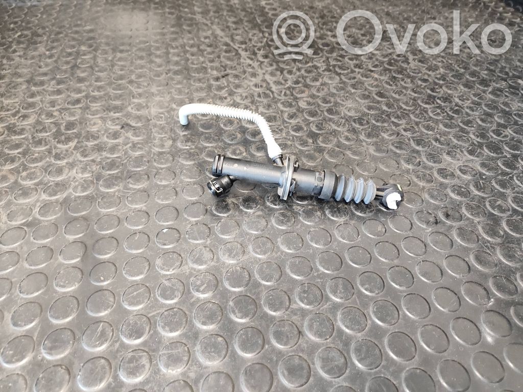 306105773R Renault Captur Kytkimen apusylinteri, 14,88 € | OVOKO