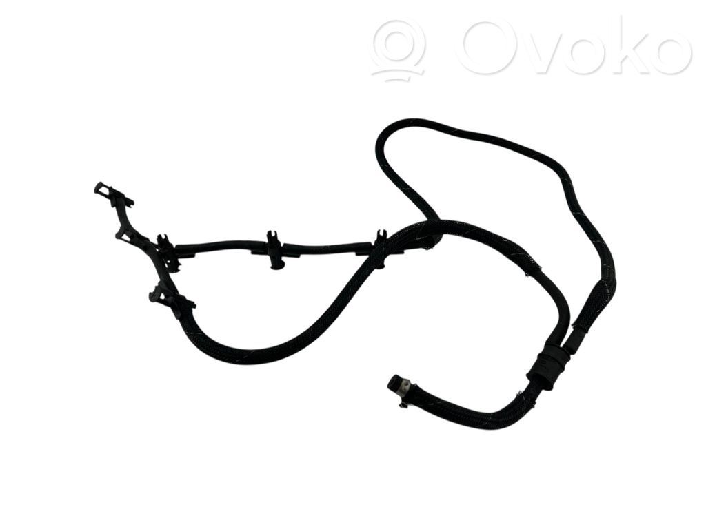 059130218AM Audi A8 S8 D4 4H Polttoaineen ruiskutuksen syöttöletku, 81 ...